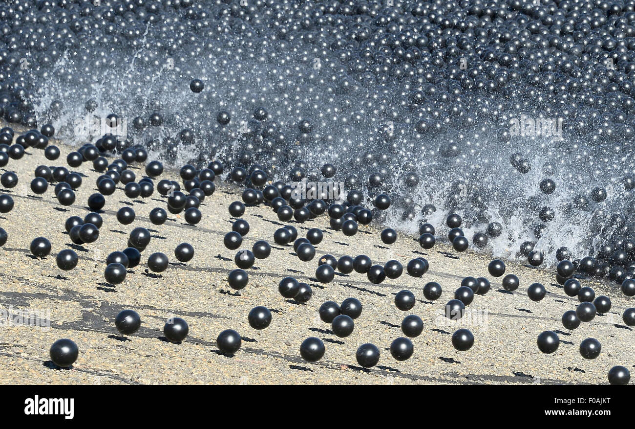 Shade balls la reservoir hi-res stock photography and images - Alamy