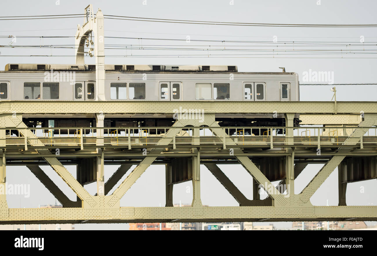 Side view of train bridge hi-res stock photography and images - Alamy