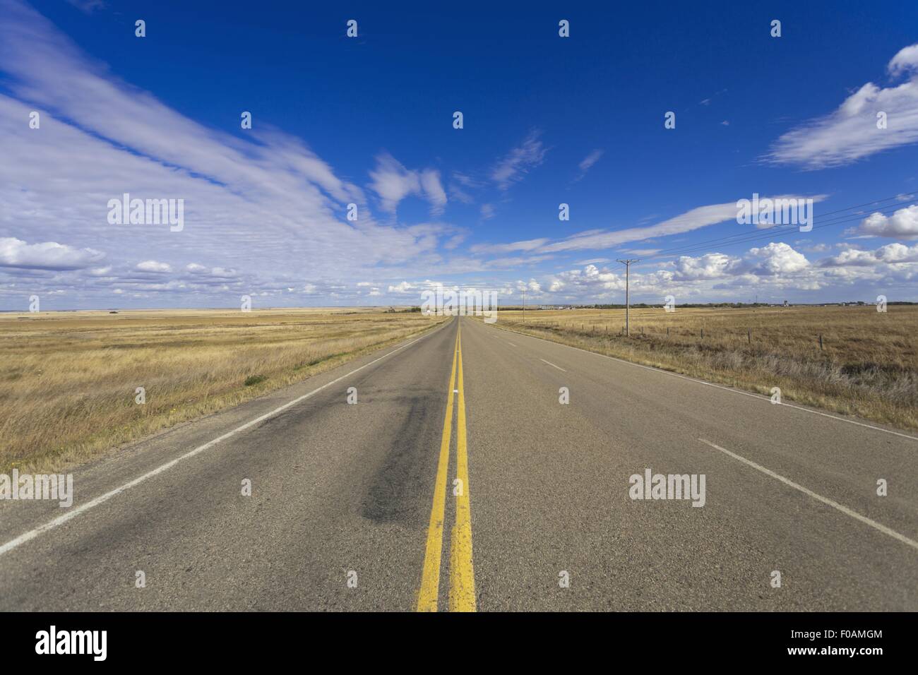 View of highway in saskatchewan hi-res stock photography and images - Alamy