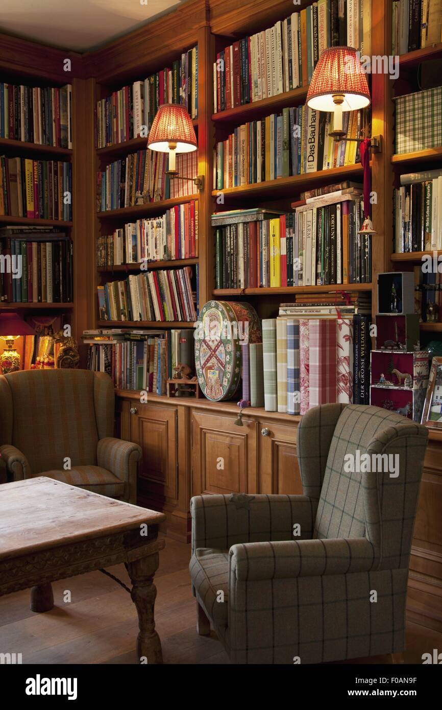 Wing chairs hi-res stock photography and images - Alamy