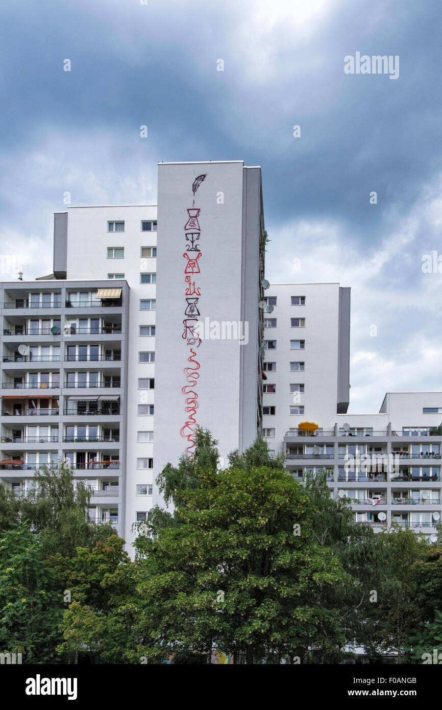 Tall blocks hi-res stock photography and images - Alamy