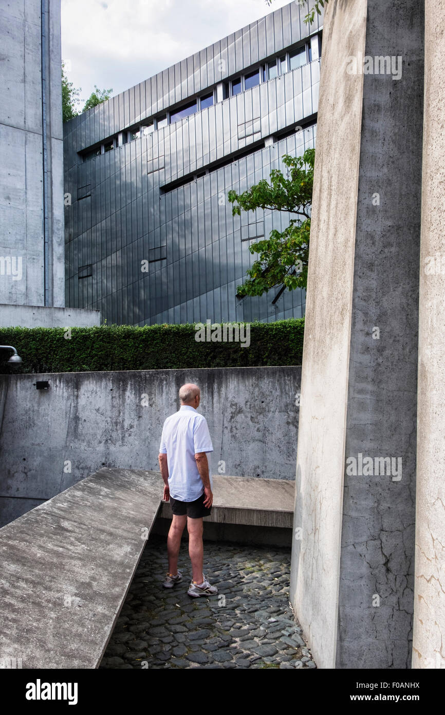 Berlin Jewish Museum Jüdisches Museum New Building exterior and Garden ...