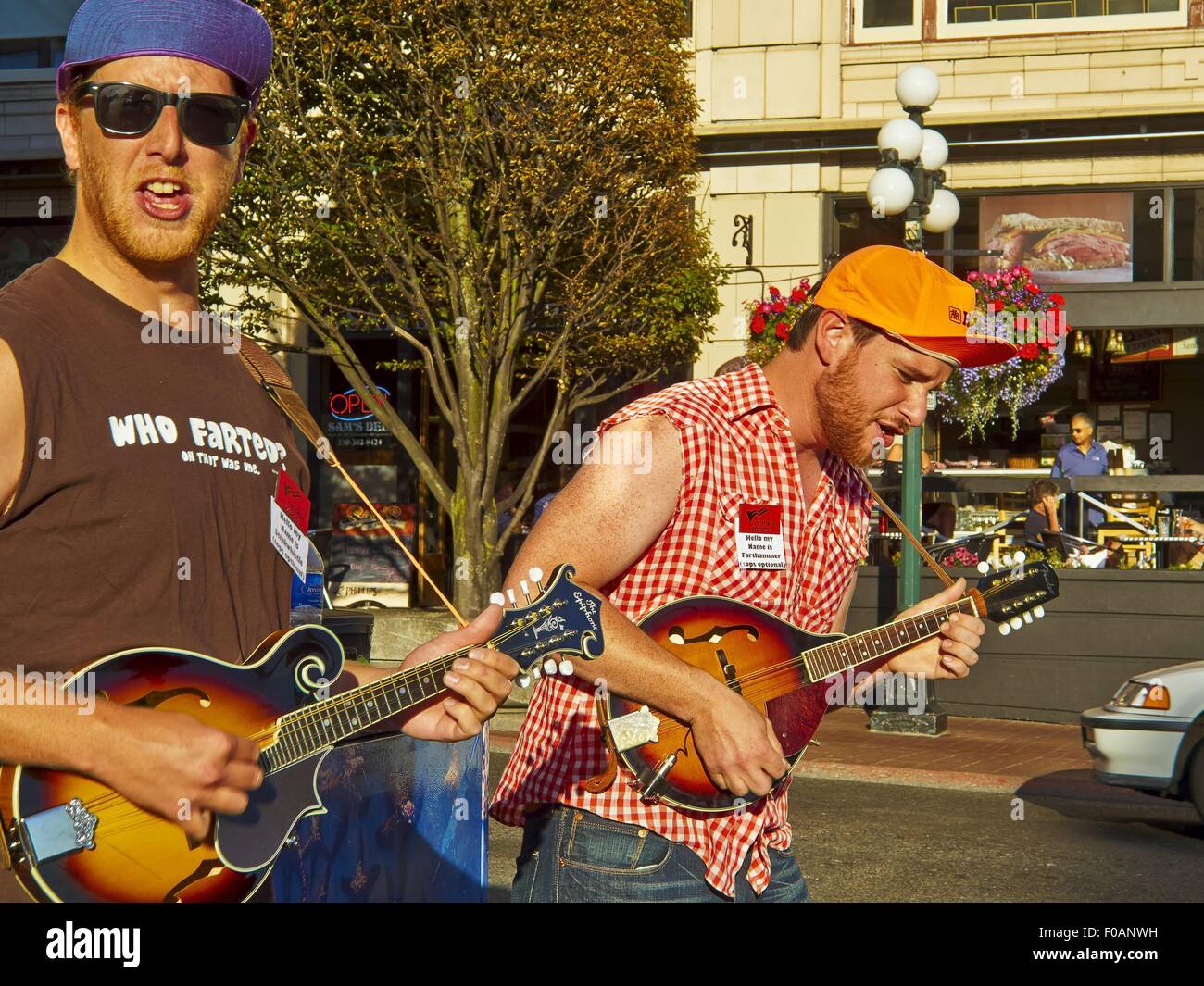 Man singing in the street hi-res stock photography and images - Alamy