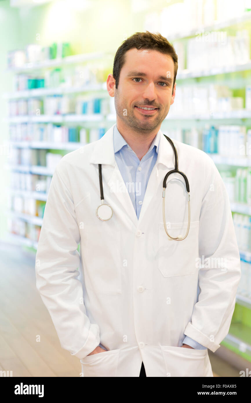 Pharmacist at work hi-res stock photography and images - Alamy