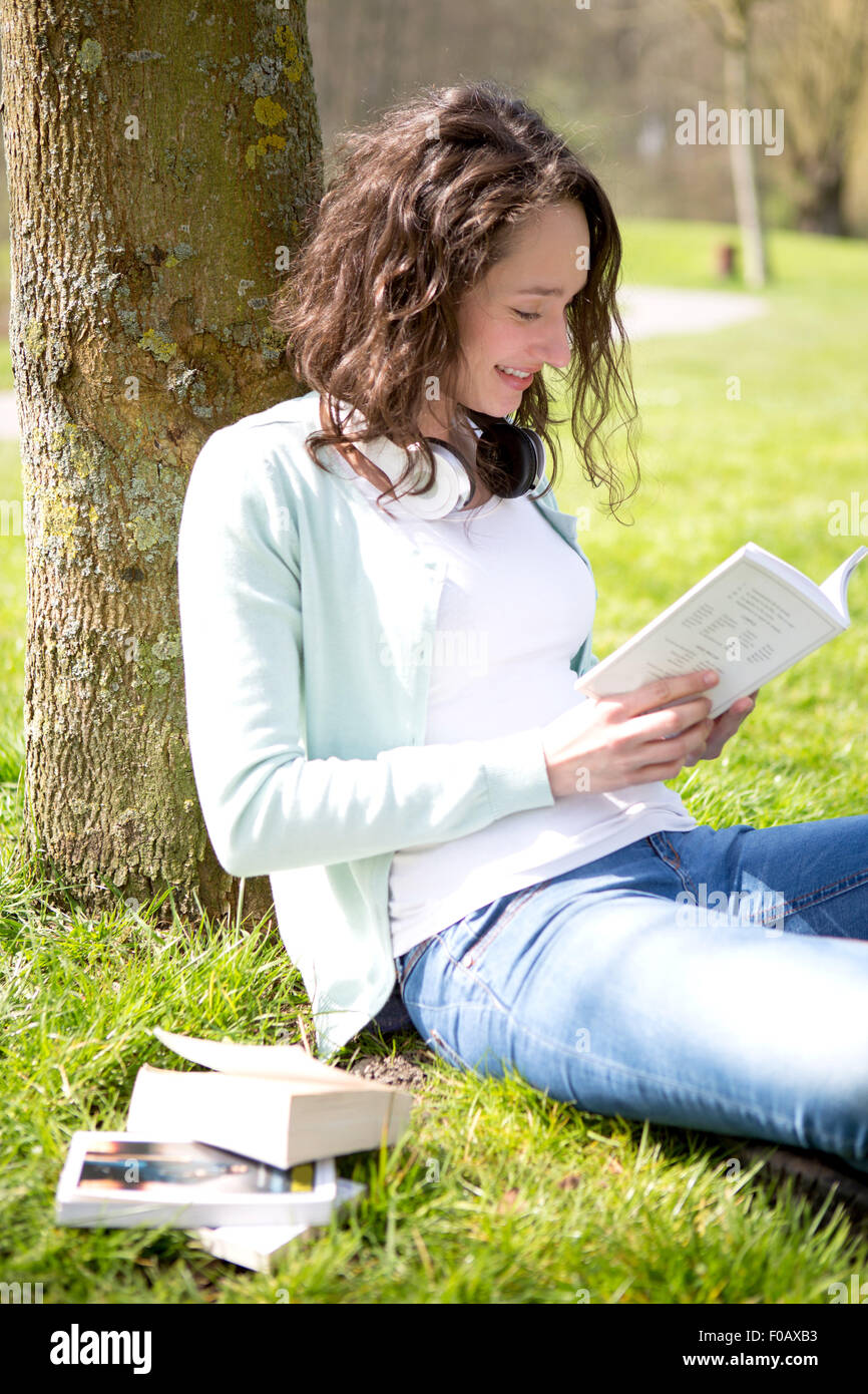 Realxing hi-res stock photography and images - Alamy