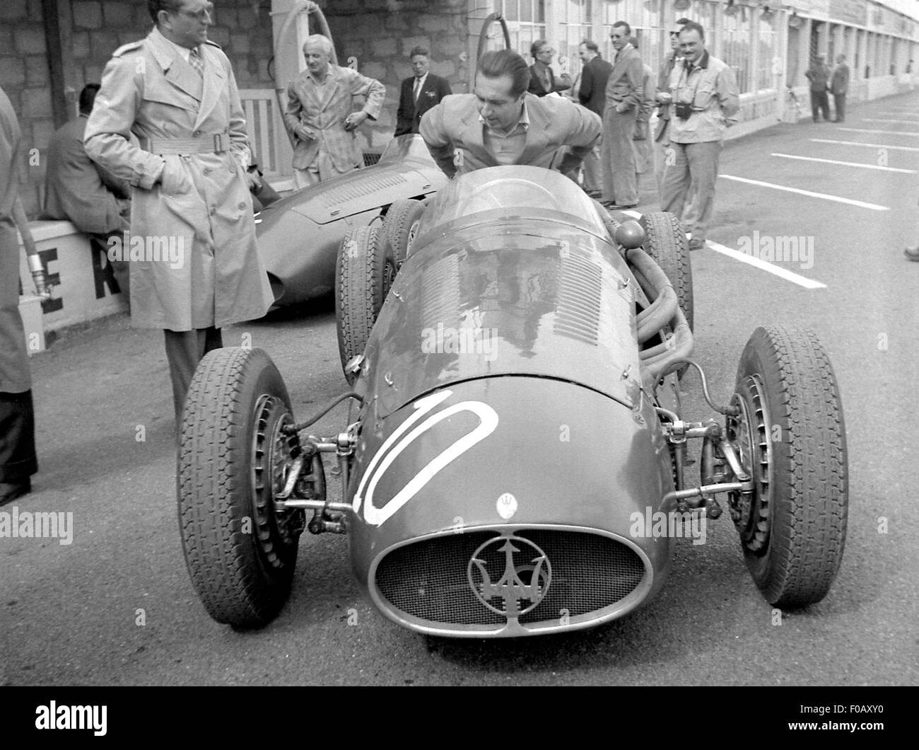 French GP in Reims 1954, ASCARI MASERATI 250F PITS Stock Photo - Alamy