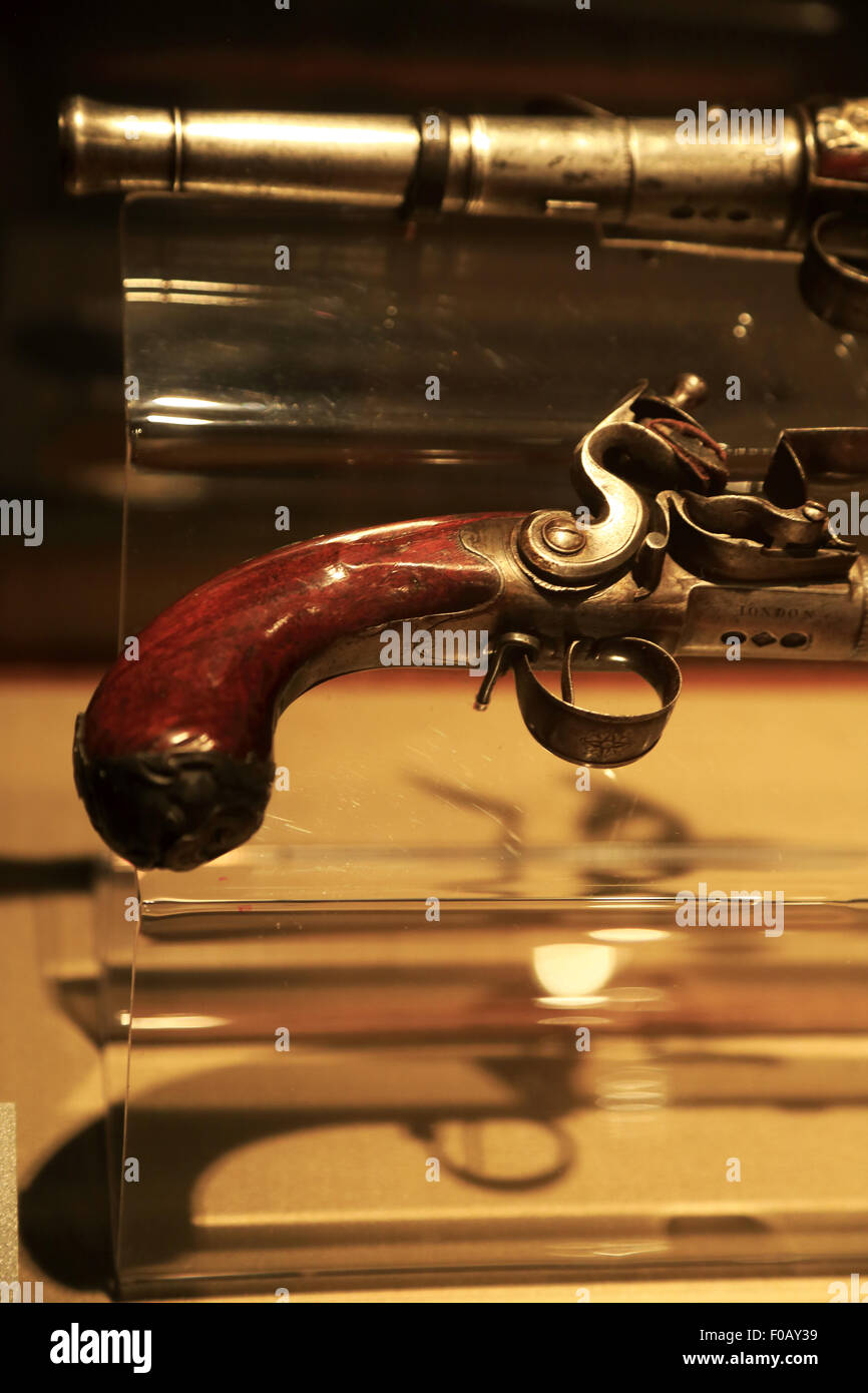 British pistol display in Washington's Headquarters Museum Morristown ...