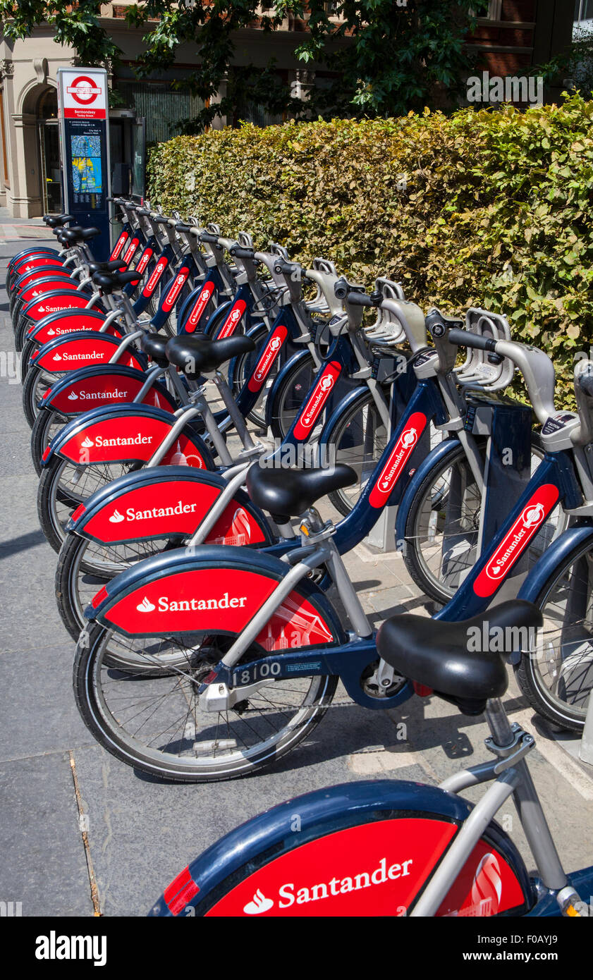 LONDON, UK - AUGUST 7TH 2015: A Cycle Hire hub on Tooley Street in ...