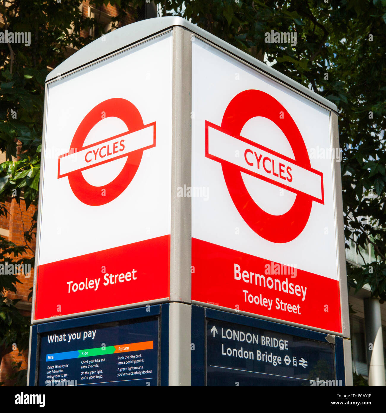 Hiring sign london hi-res stock photography and images - Alamy