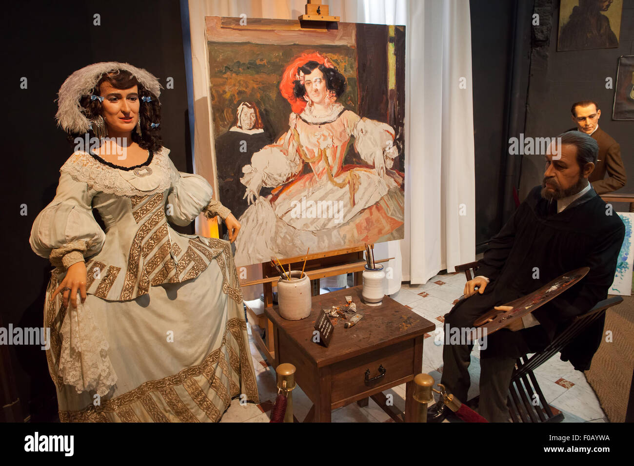 Painter and his muse waxwork figures in Barcelona Wax Museum - Museo de ...