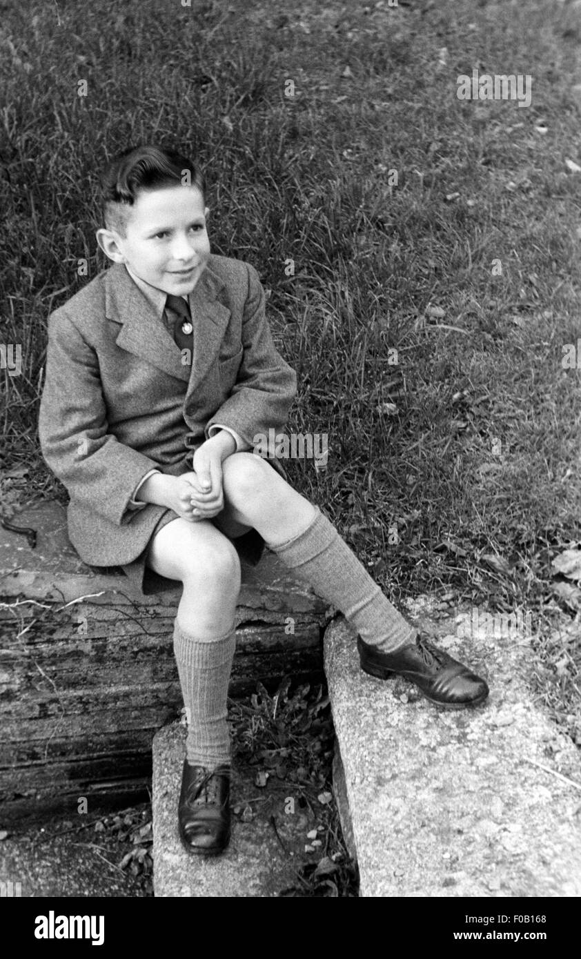 1940s boy school uniform hi-res stock photography and images - Alamy