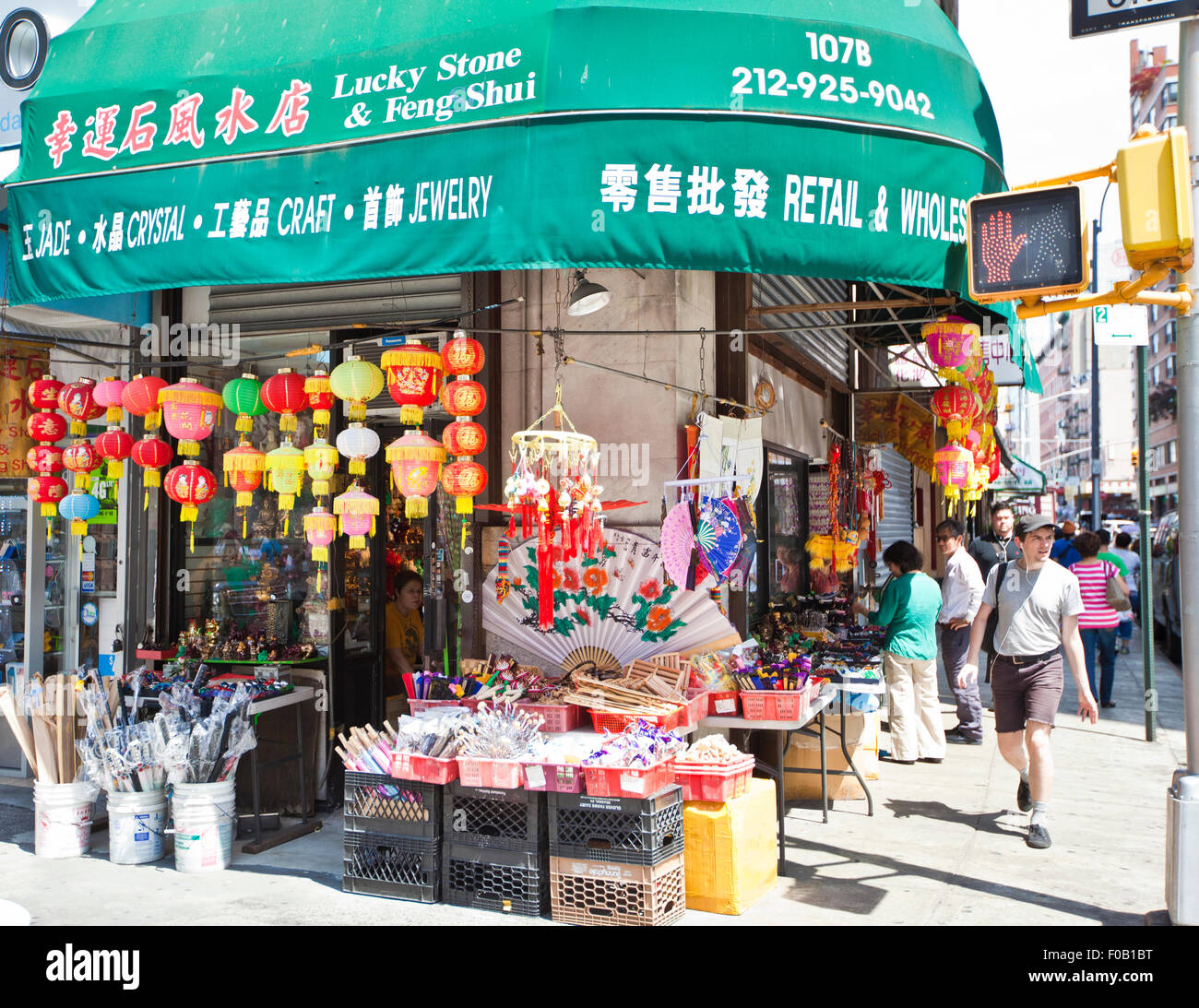 NEW YORK, USA - JUNE 28th 2014: A typical storefront in Chinatown in ...