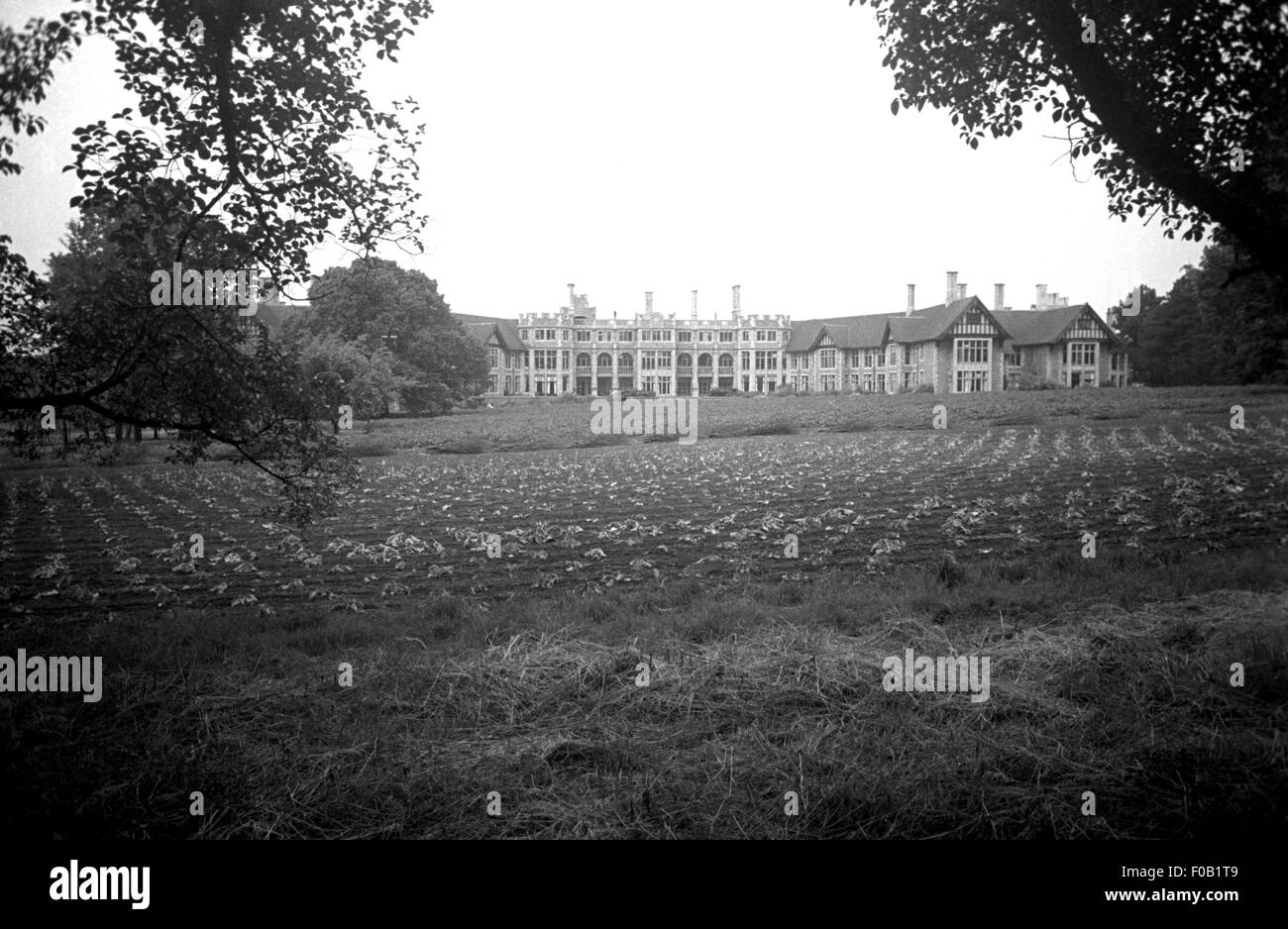 Grass field country house Black and White Stock Photos & Images - Alamy