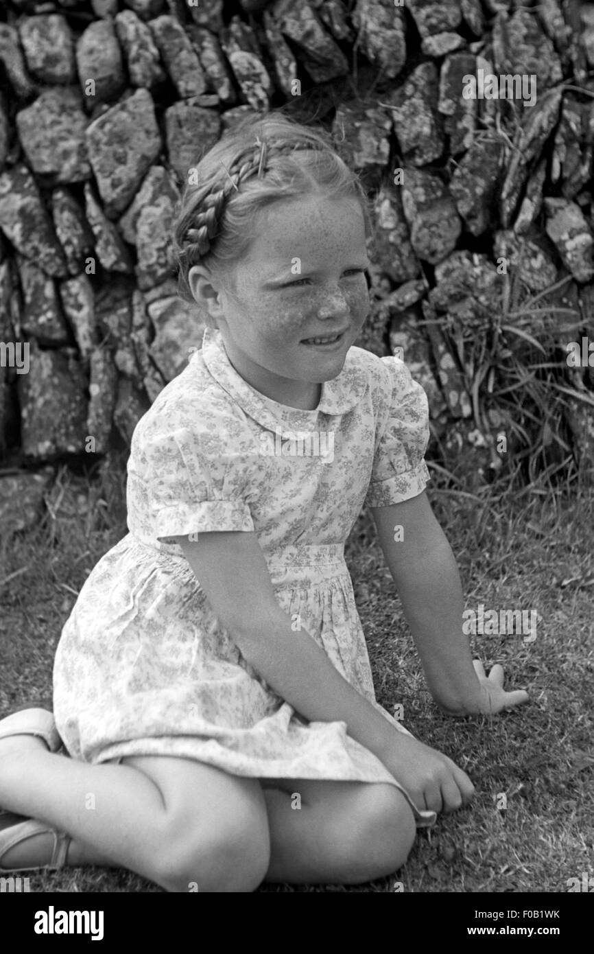 Tree sitting summer Black and White Stock Photos & Images - Alamy
