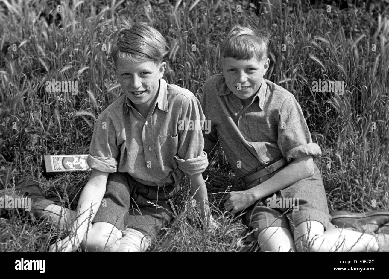 Portrait of two brothers Stock Photo - Alamy