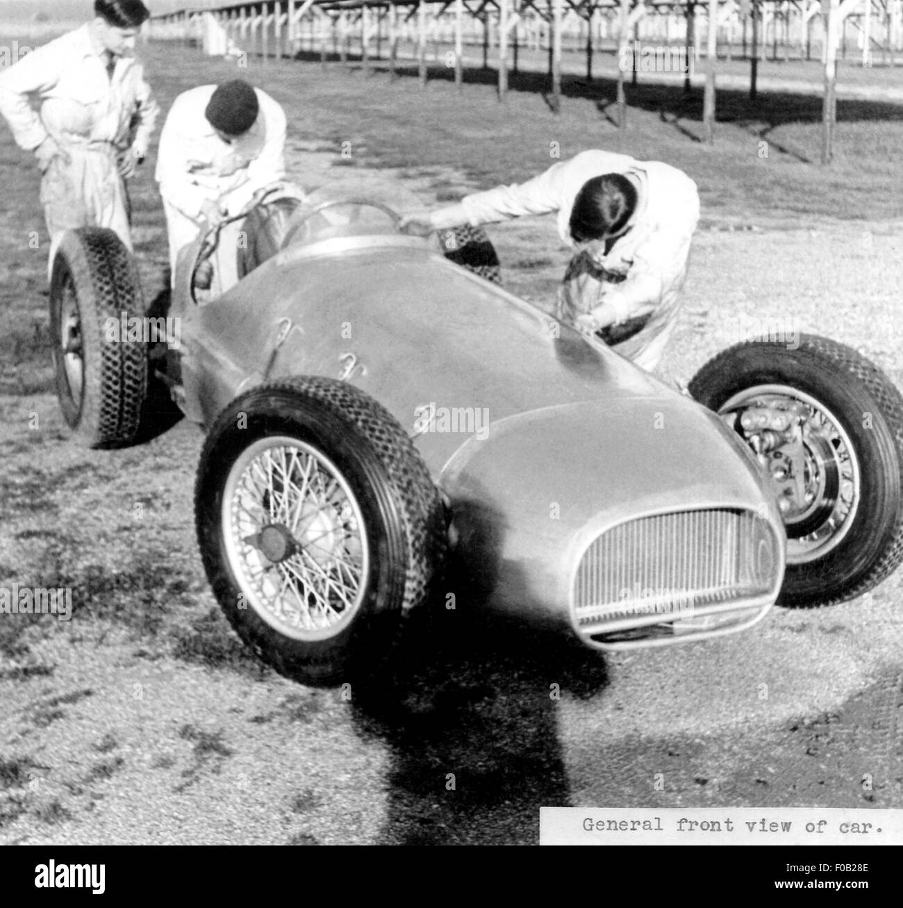 Sports car racing on track hi-res stock photography and images - Alamy