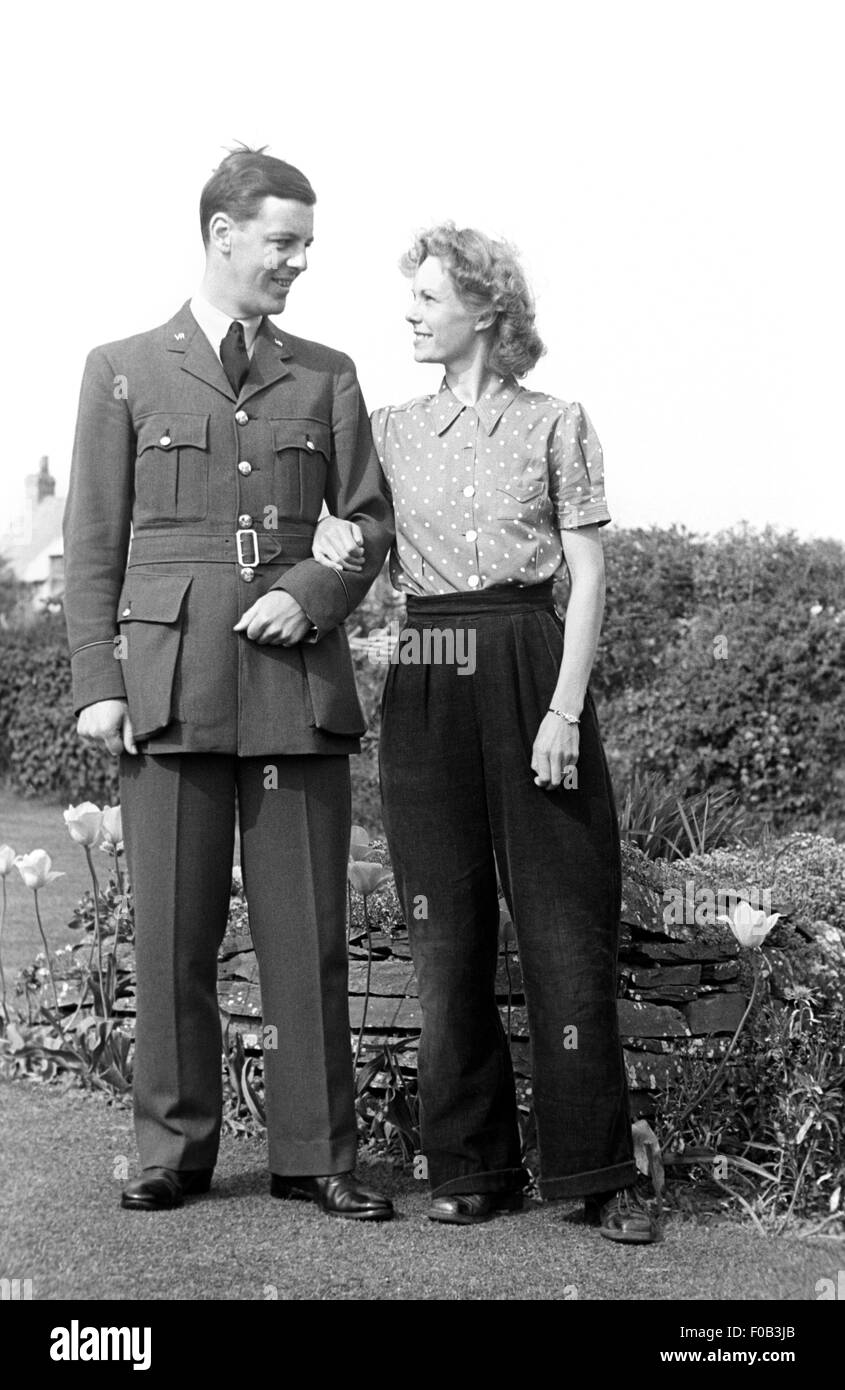 Couple 1940s Black and White Stock Photos & Images - Alamy