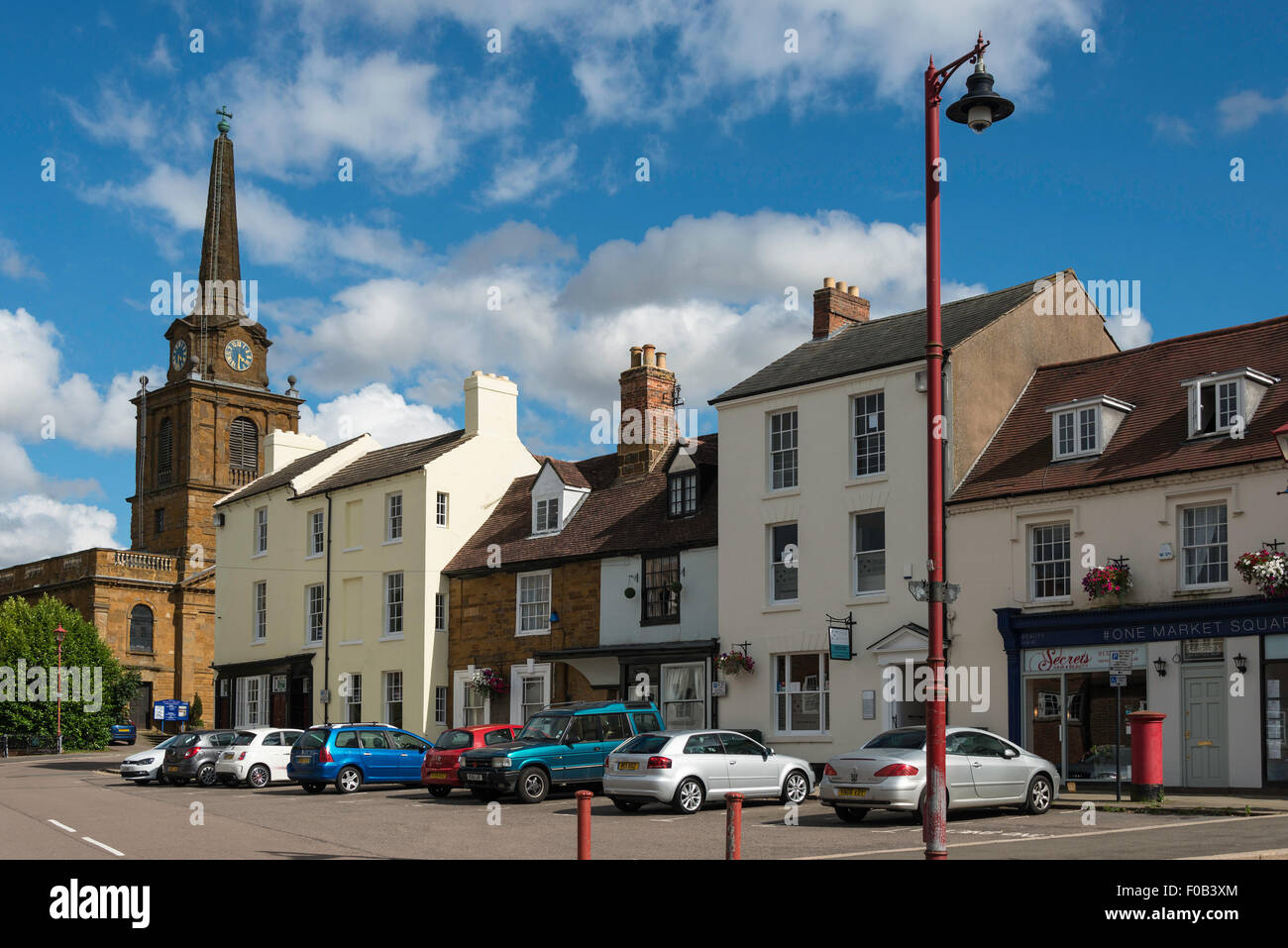 Holy cross church daventry hi-res stock photography and images - Alamy