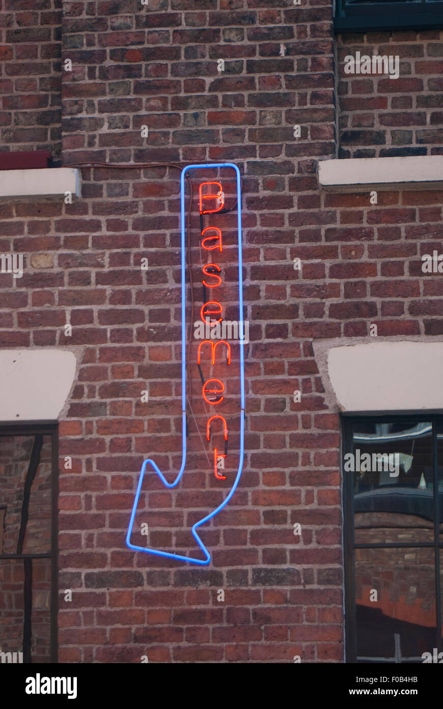 Neon arrow down hi-res stock photography and images - Alamy