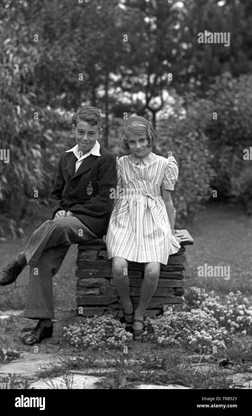 Retro boy and girl Black and White Stock Photos & Images - Alamy