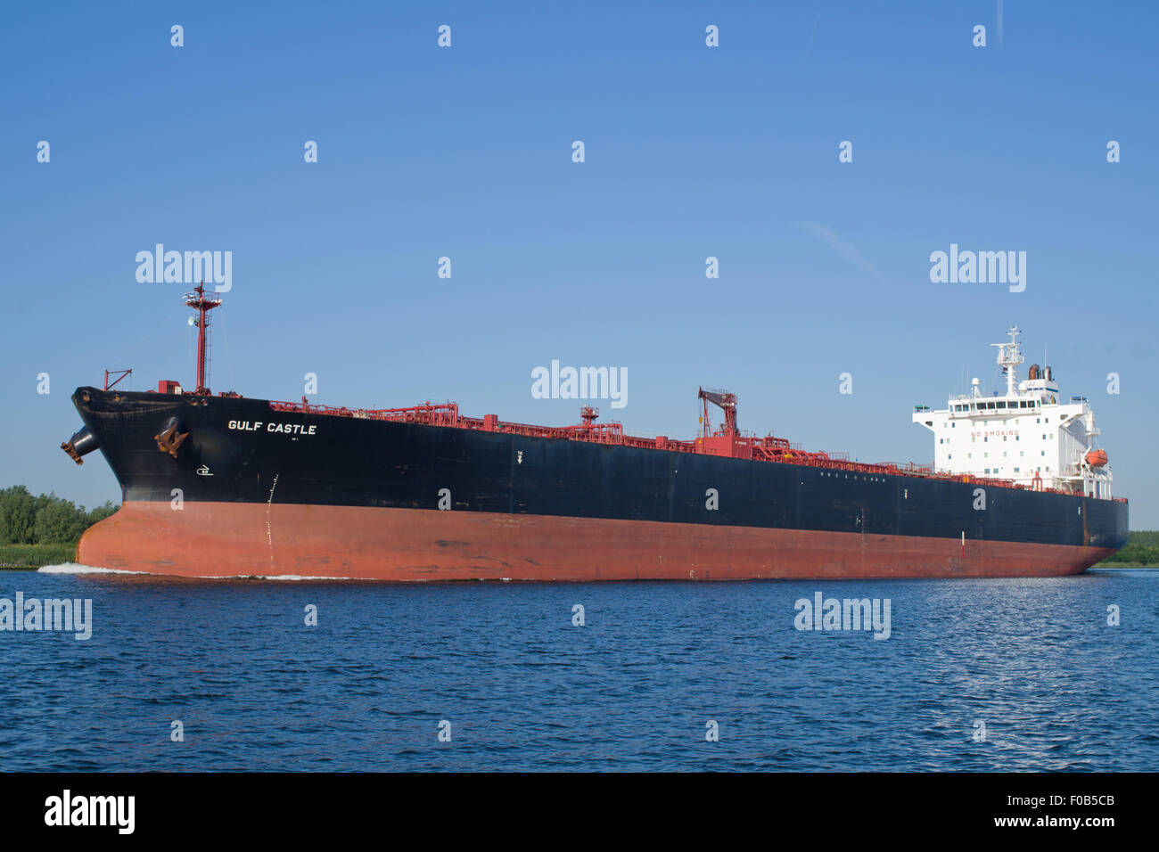 Oil tanker gulf hi-res stock photography and images - Alamy