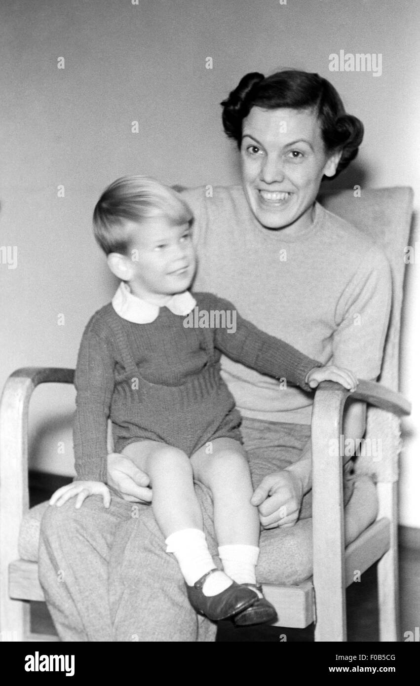 A happy mum and her son Stock Photo - Alamy