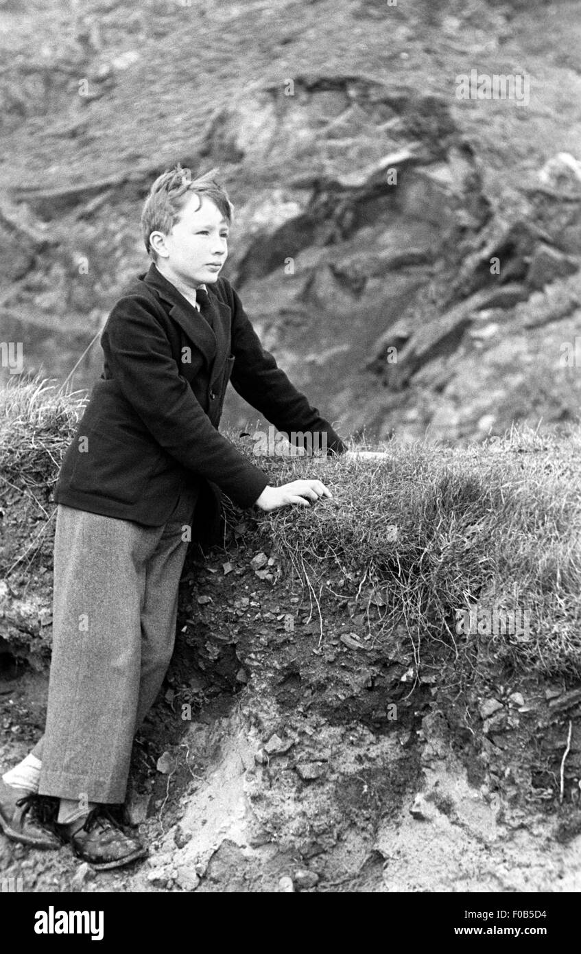 Into a cliff face Black and White Stock Photos & Images - Alamy