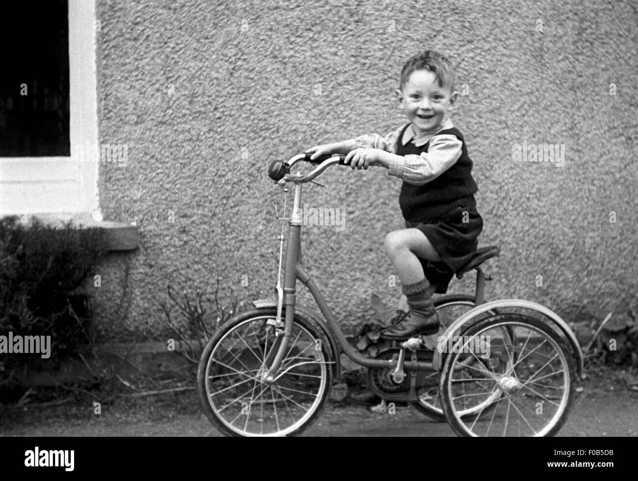 Tricycle 1940s hi-res stock photography and images - Alamy
