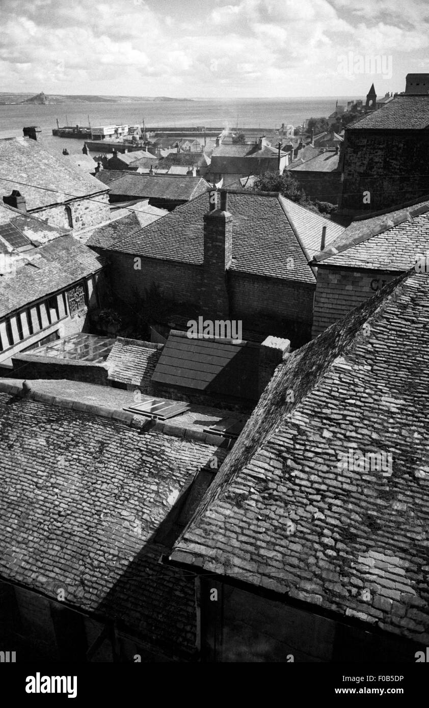 Roofs town houses Black and White Stock Photos & Images - Alamy