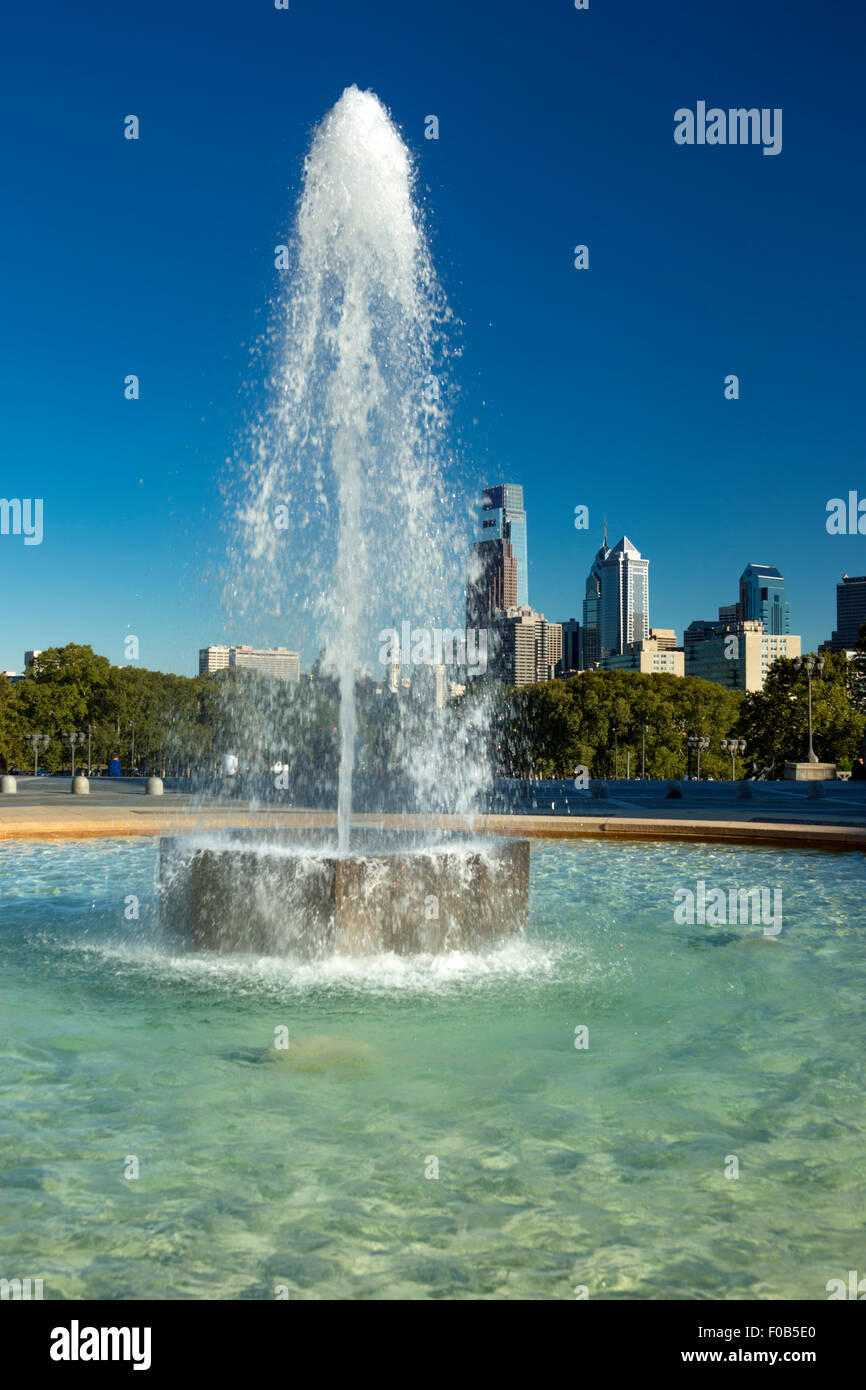 Fountain art hi-res stock photography and images - Alamy