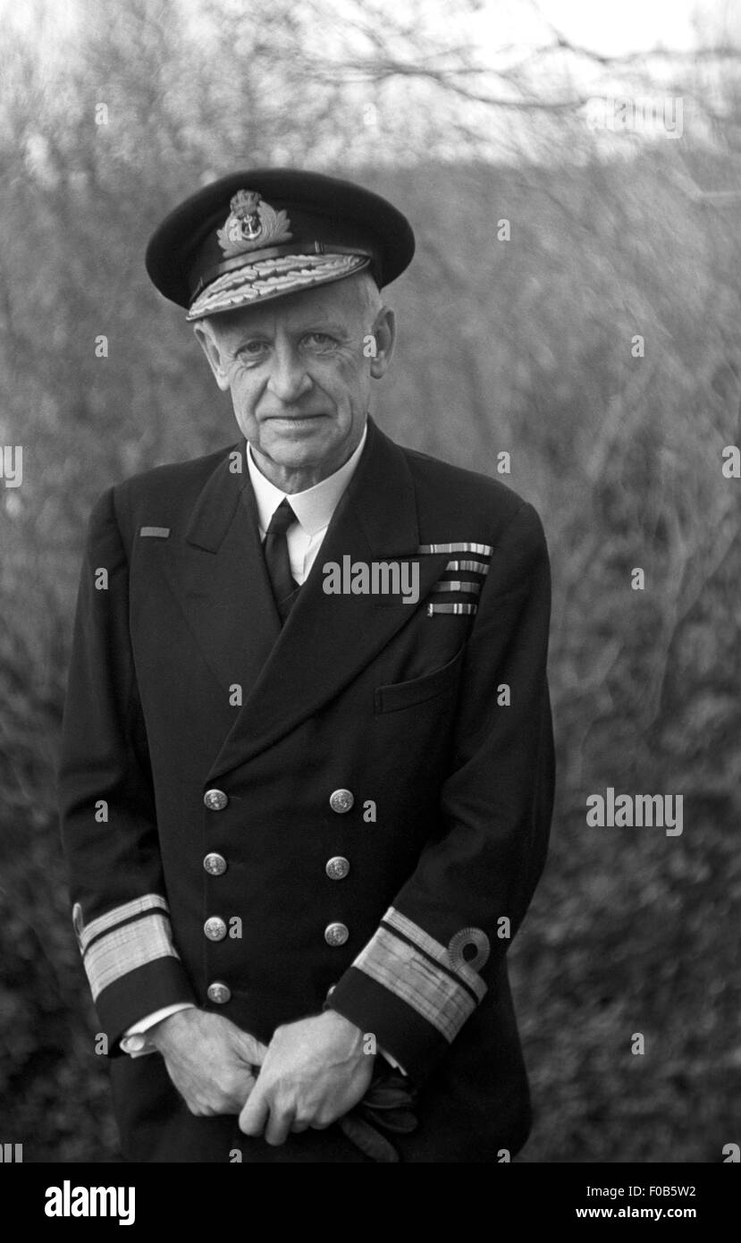 Senior military officer Black and White Stock Photos & Images - Alamy
