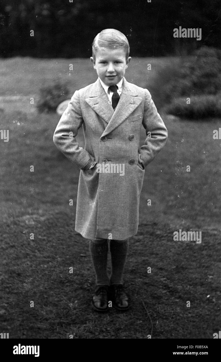 Portrait of a smartly dressed boy Stock Photo - Alamy