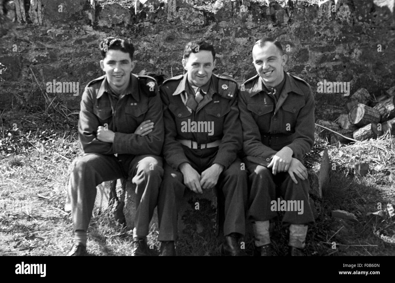 Three soldiers hi-res stock photography and images - Alamy