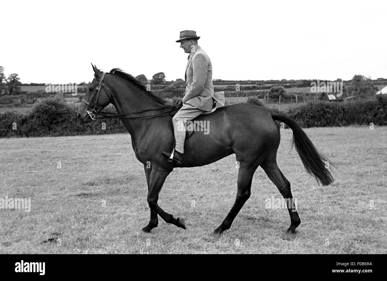 Black man riding horse hi-res stock photography and images - Alamy
