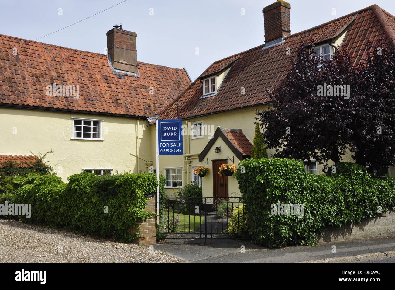 house for sale Stock Photo - Alamy