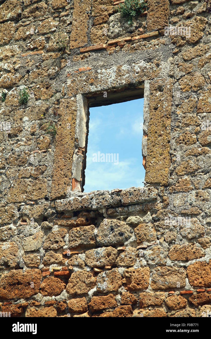 Medieval window frame hi-res stock photography and images - Alamy