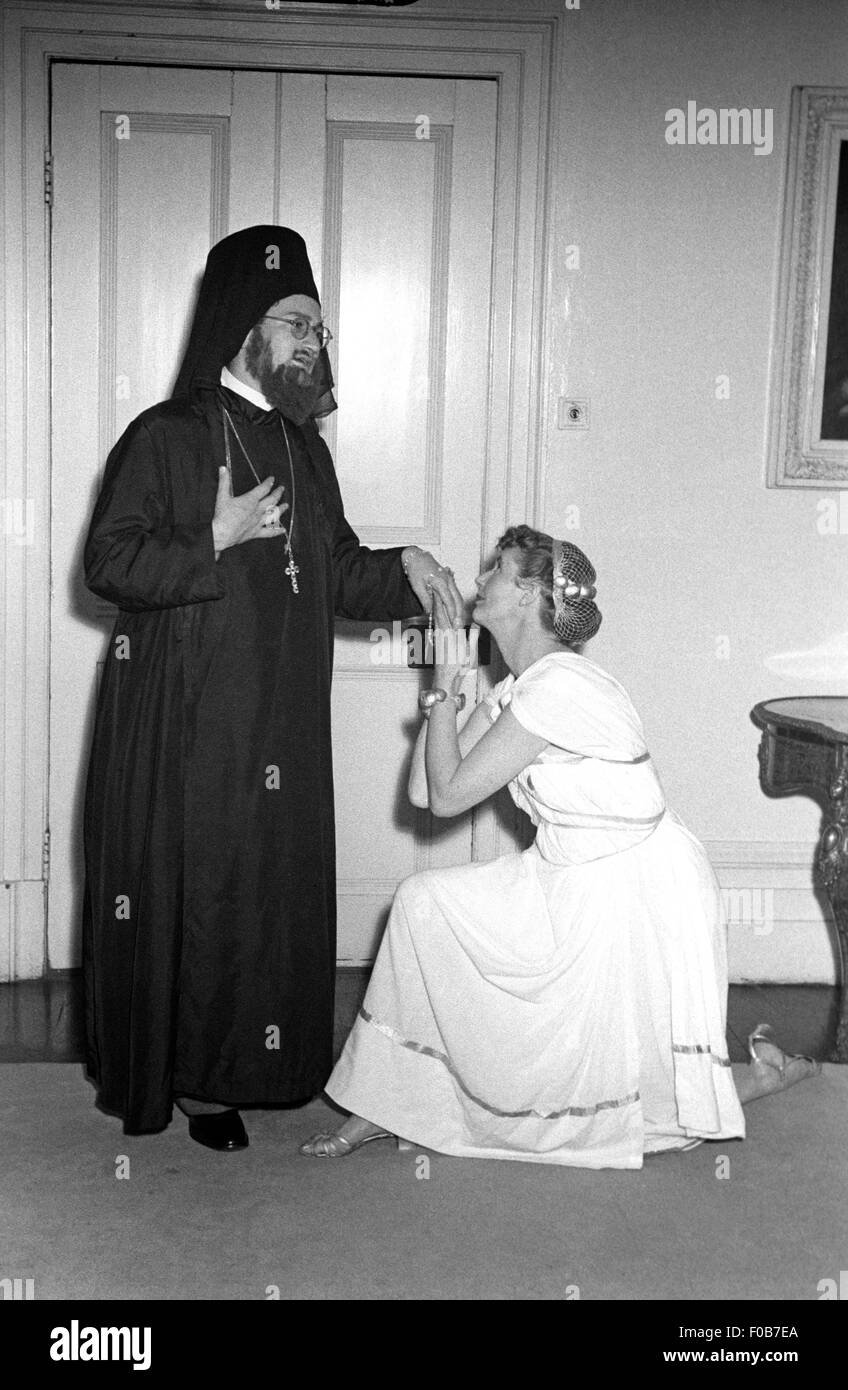 Man woman in fancy Black and White Stock Photos & Images - Alamy