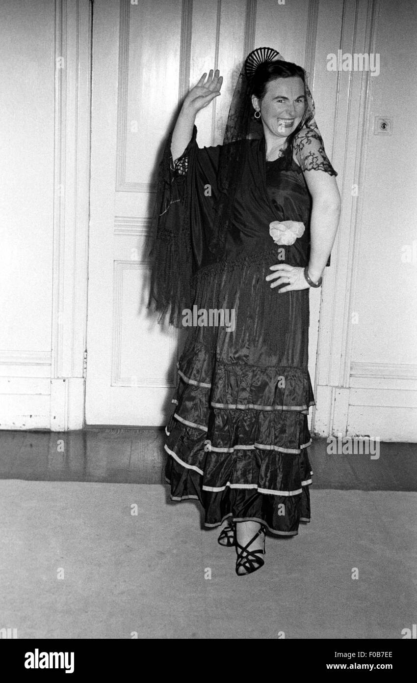 Gypsy woman traditional Black and White Stock Photos & Images - Alamy