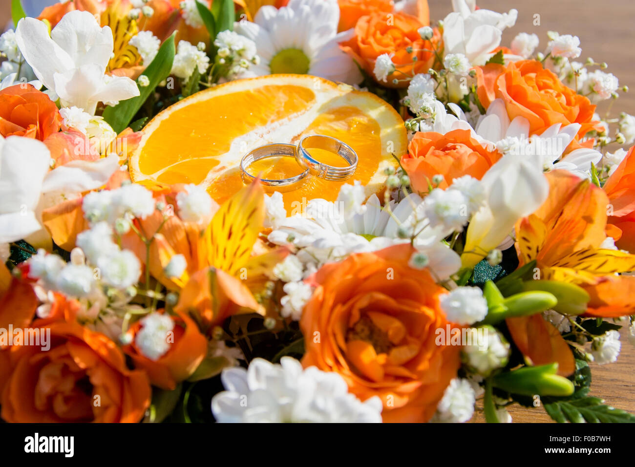 Ring of orange flowers hi-res stock photography and images - Alamy