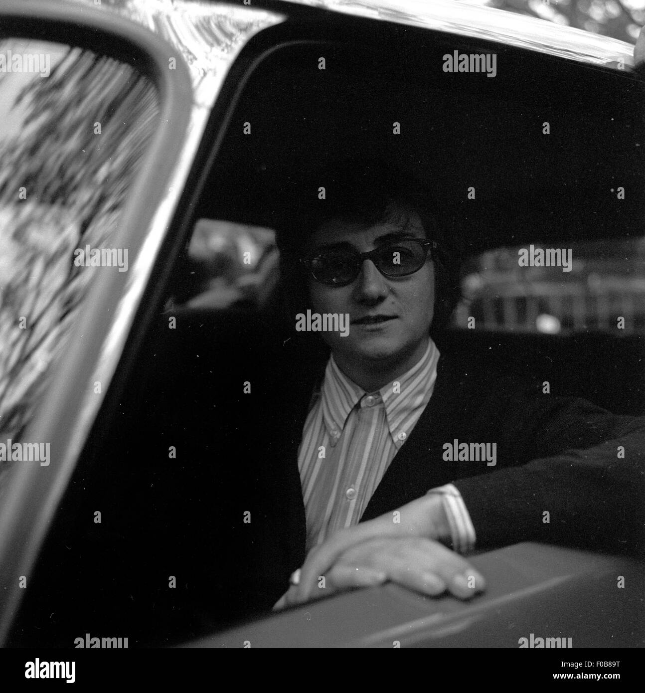 Portrait black man wearing Black and White Stock Photos & Images - Alamy