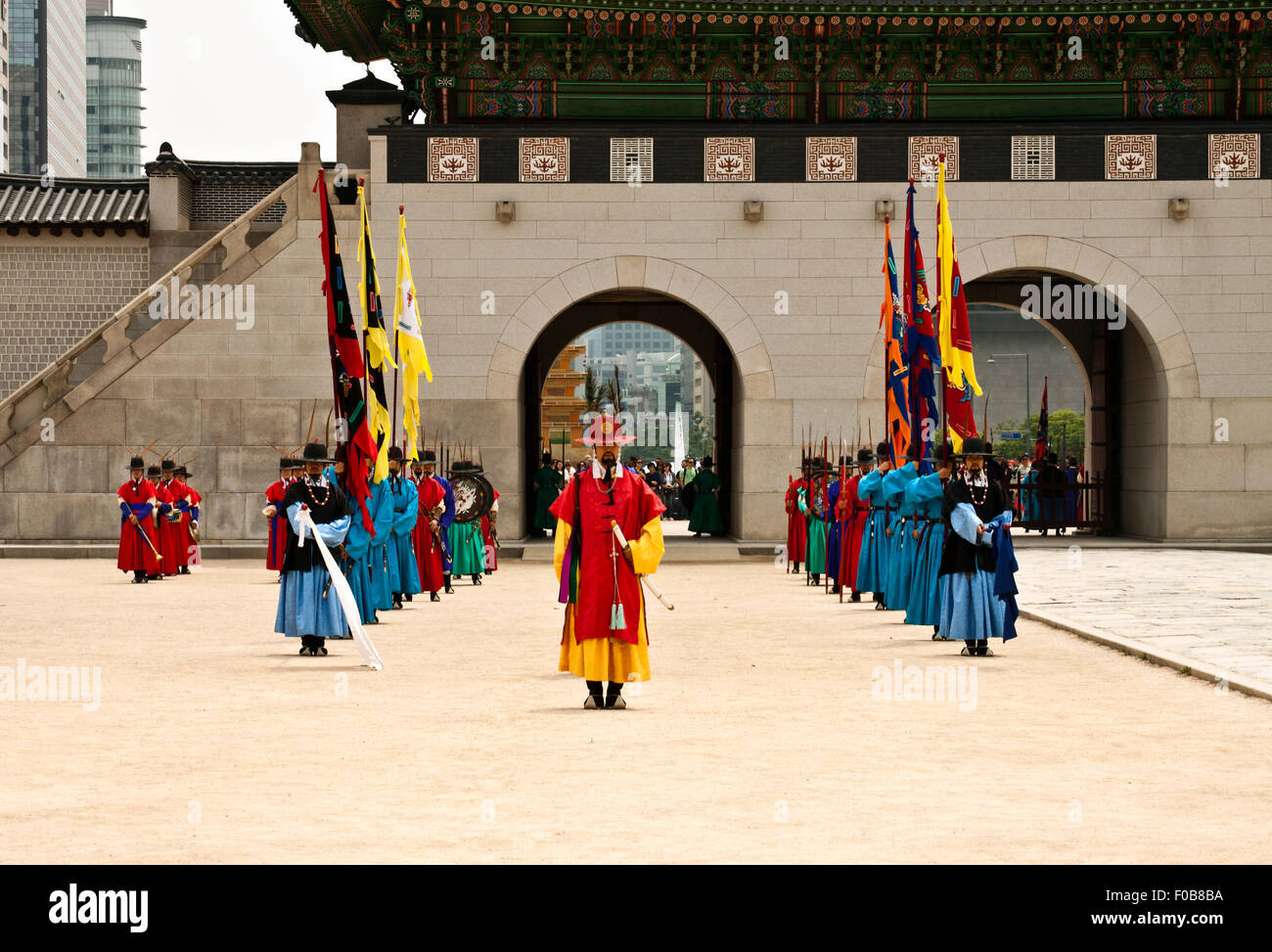 SEOUL, KOREA - MAY 17, 2015: Armed guards in traditional costume guard ...