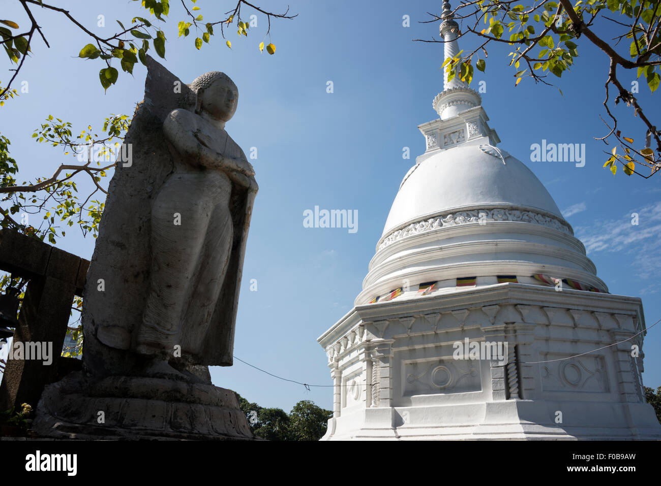 Buddhist statue colombo hi-res stock photography and images - Alamy