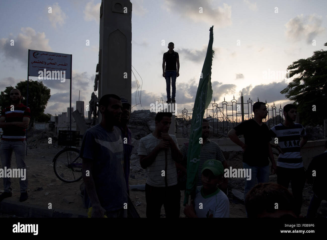 Beit Hanoun, The Gaza Strip, Palestine. 11th Aug, 2015. Palestinians ...