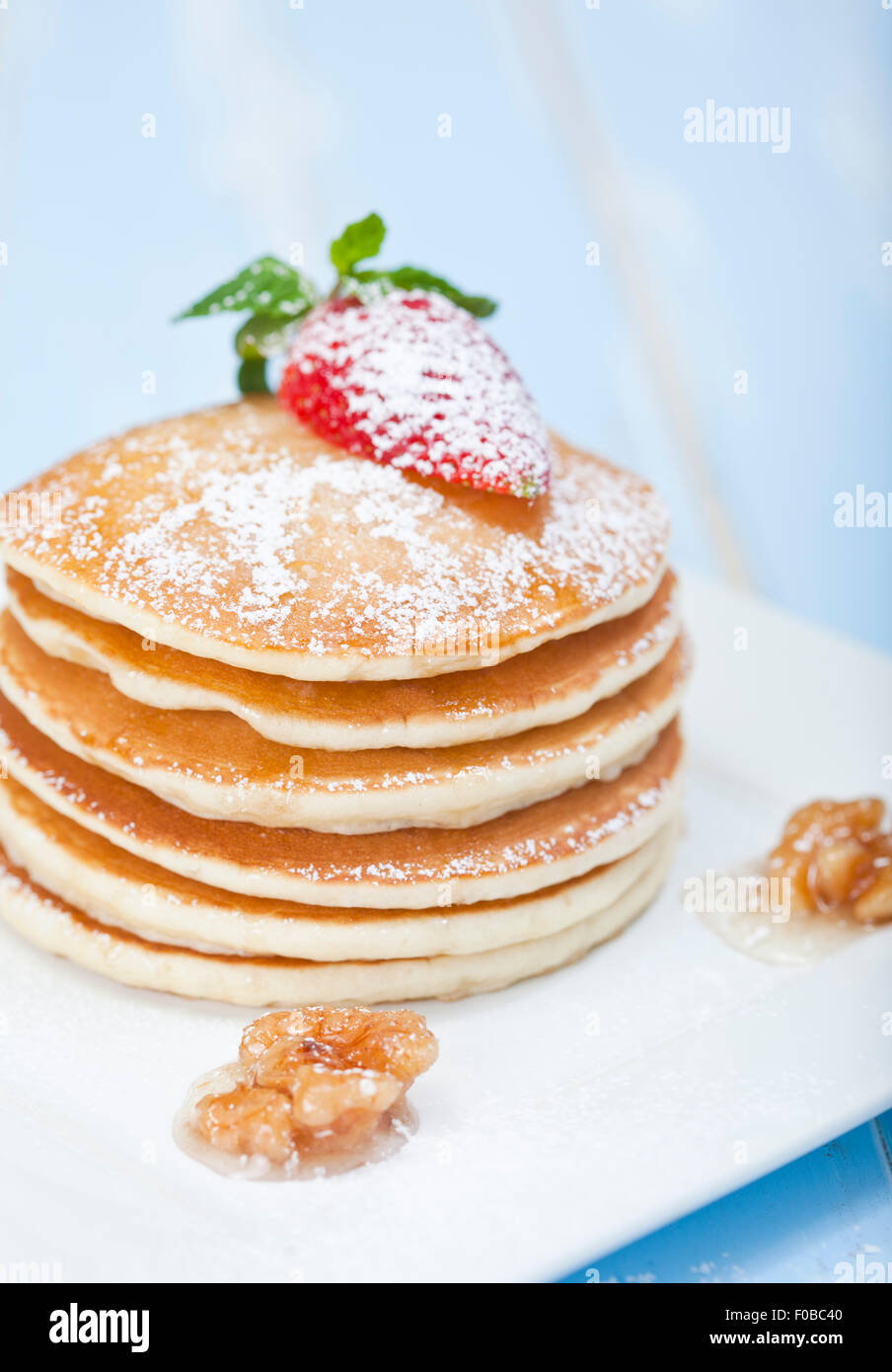 Stack of pancakes and syrop hi-res stock photography and images - Alamy
