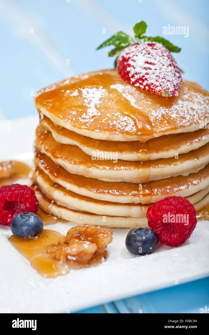 Six homemade fresh fruit hi-res stock photography and images - Alamy