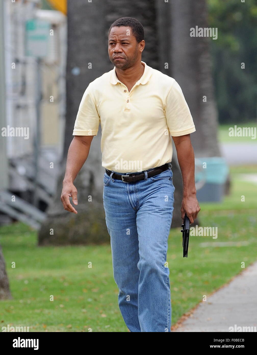 Cuba Gooding Jr filming the famous OJ Simpson car chase for 'American ...