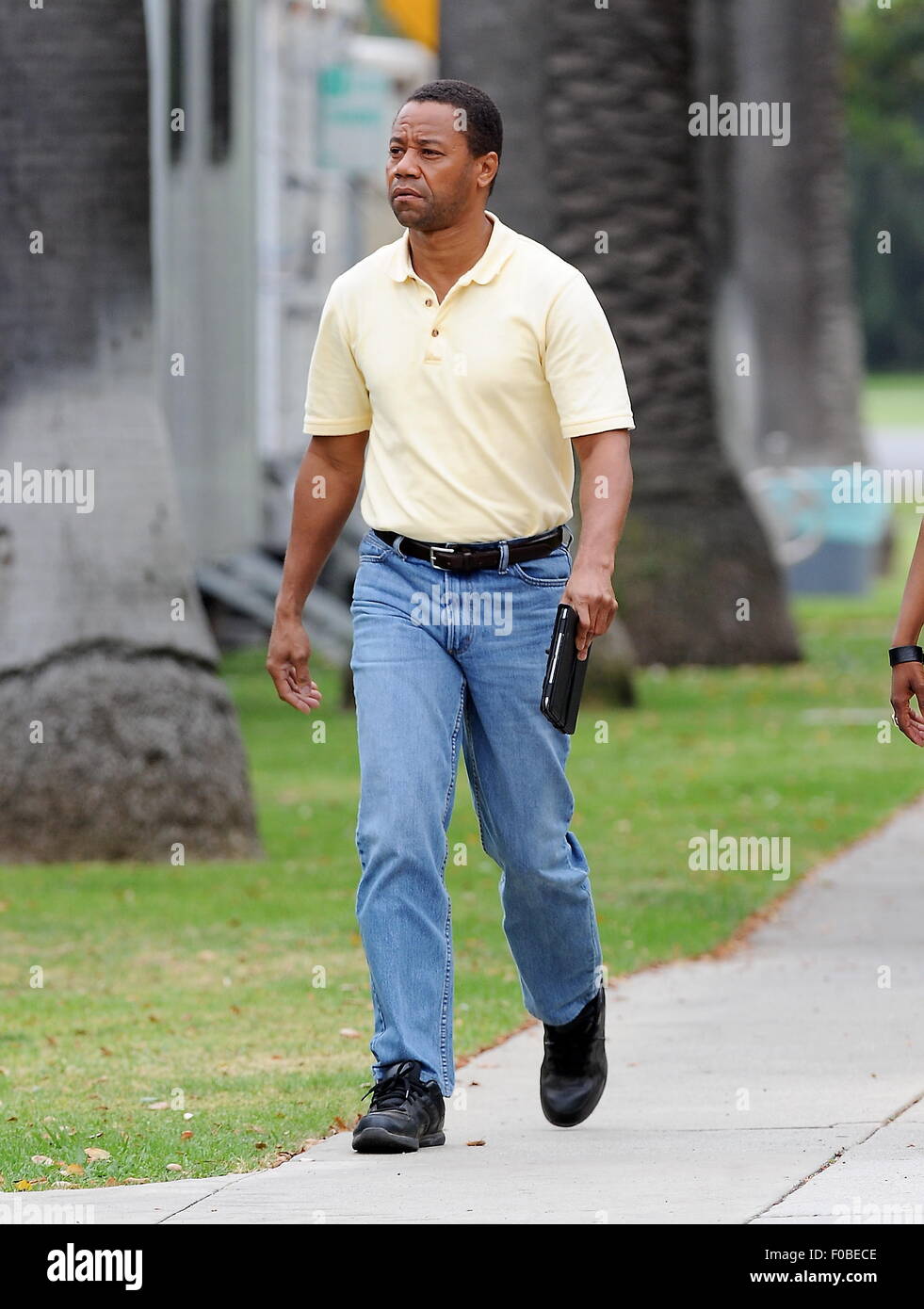 Cuba Gooding Jr filming the famous OJ Simpson car chase for 'American ...