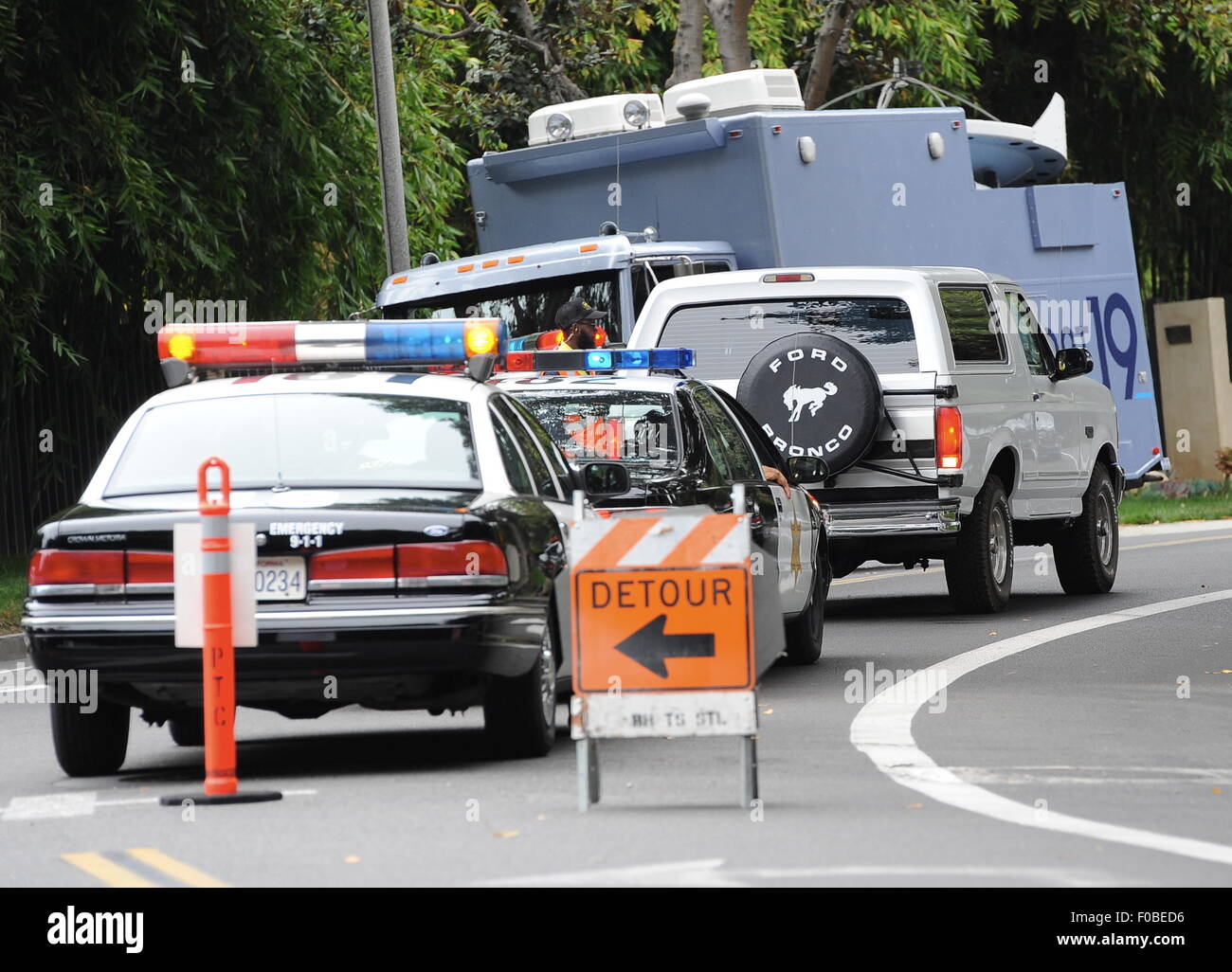 Cuba Gooding Jr filming the famous OJ Simpson car chase for 'American ...