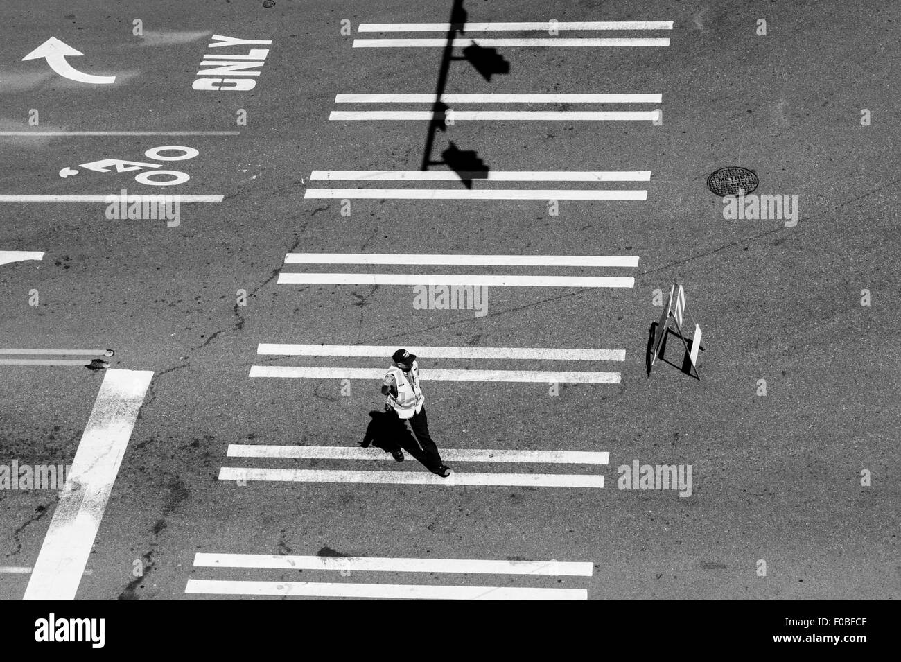 Police Directing Traffic Stock Photos & Police Directing Traffic Stock ...
