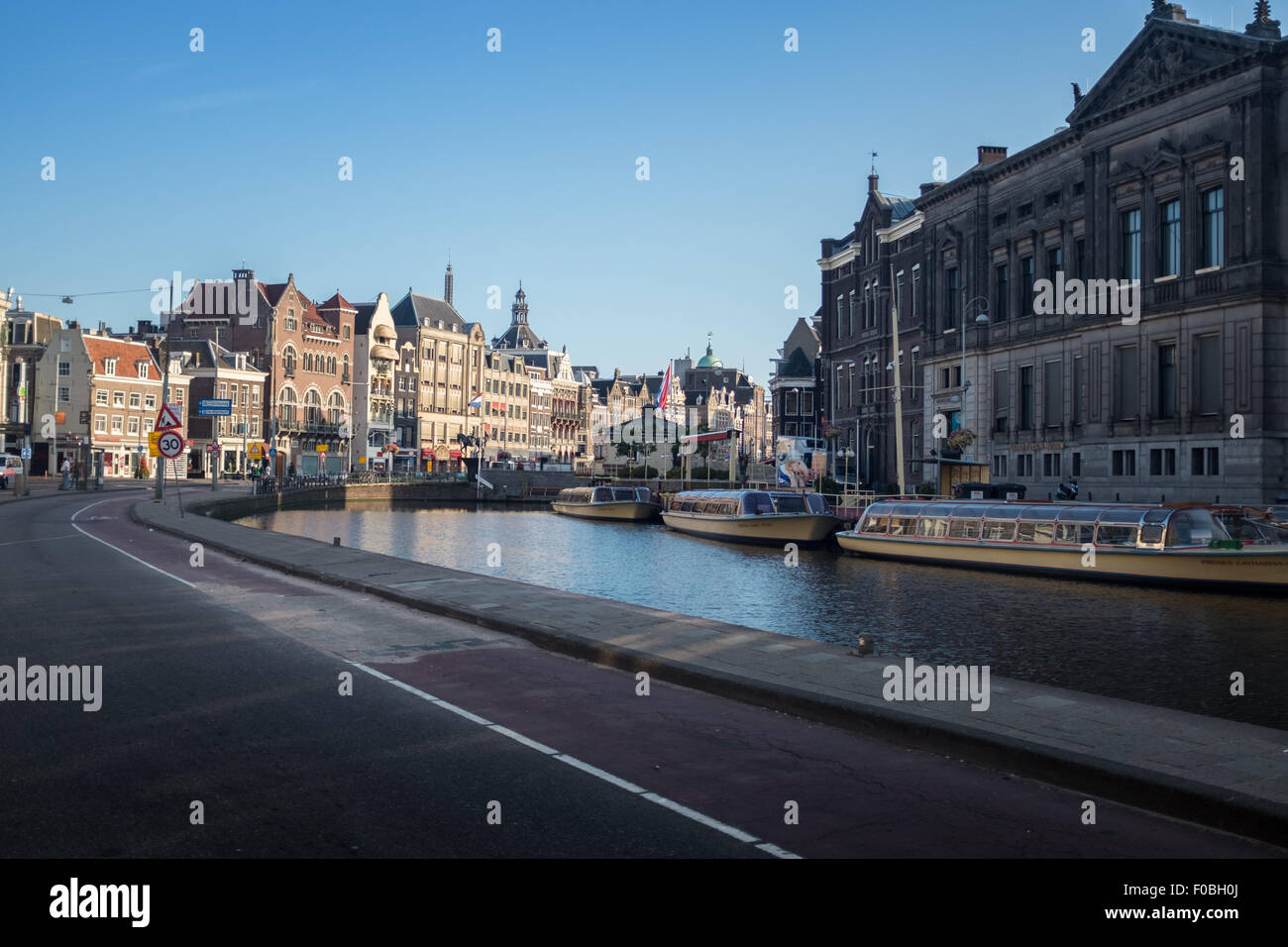 Historic centre of amsterdam hi-res stock photography and images - Alamy